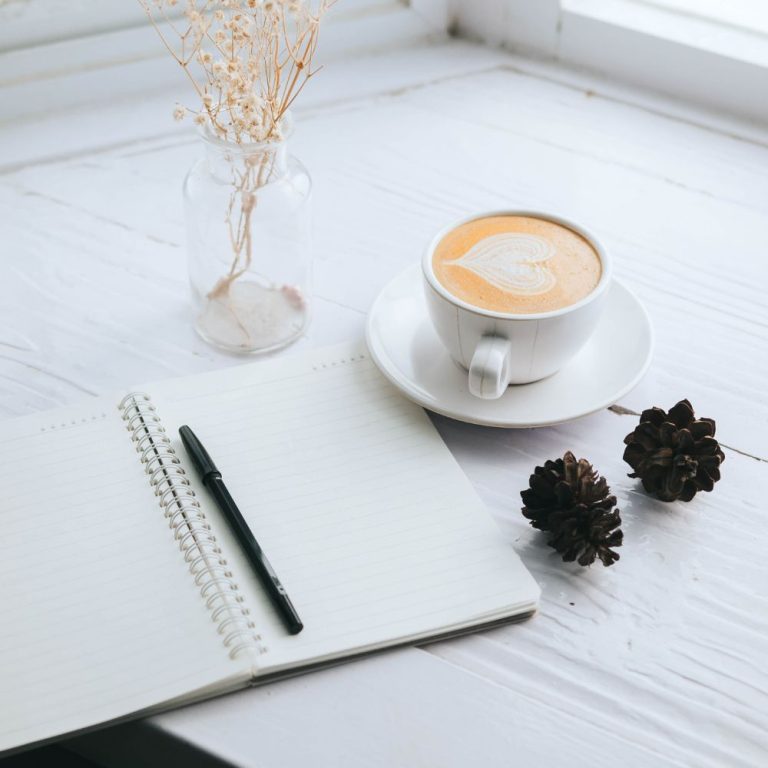 What Is Financial Content Writing? Examples and How to Write It?